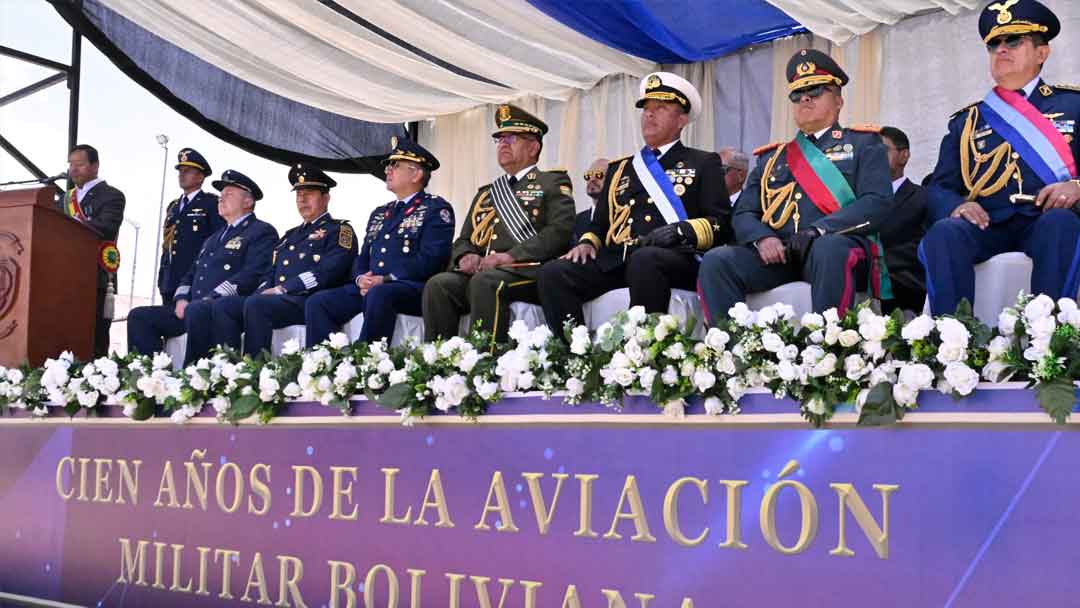FAB conmemora su centenario en defensa del espacio aéreo e incursiona ...