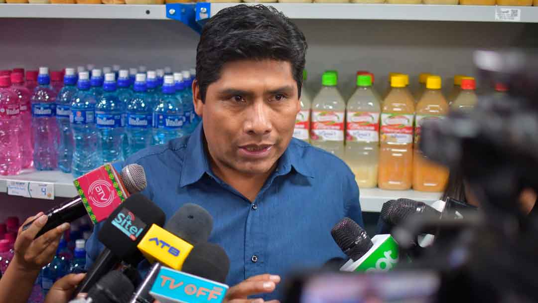 Emapa garantiza venta de agua embotellada a precio justo en sus tiendas ...