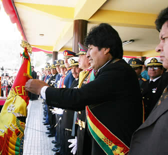 Evo Morales ratifica Alto Mando Militar por su lealtad
