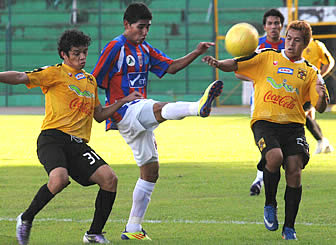 Destroyers ganó a La Paz FC y se van a un tercer partido